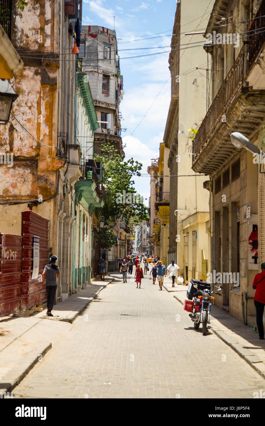 Cuban Street Life High Resolution Stock Photography and Images - Alamy