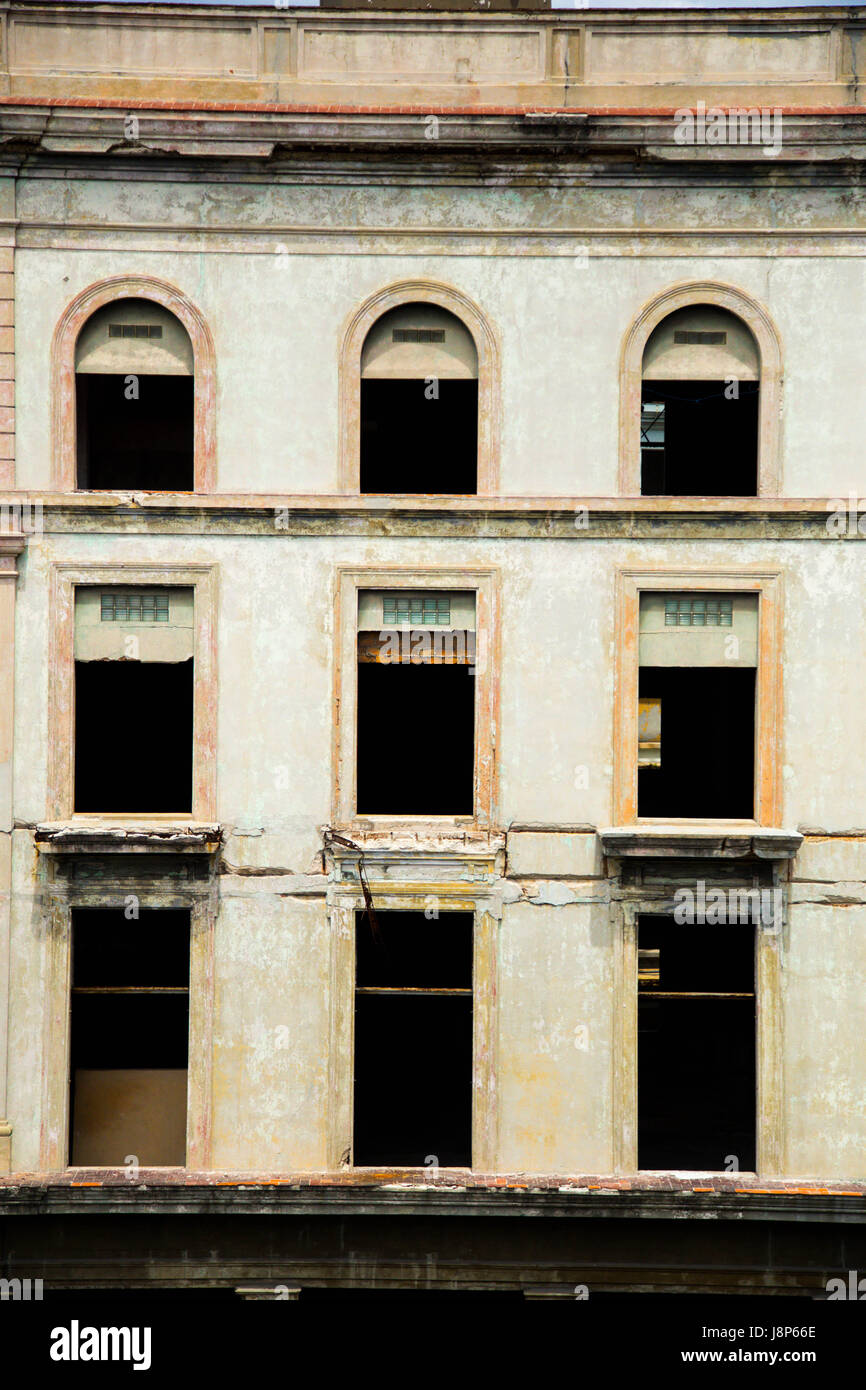 Empty building hi-res stock photography and images - Alamy