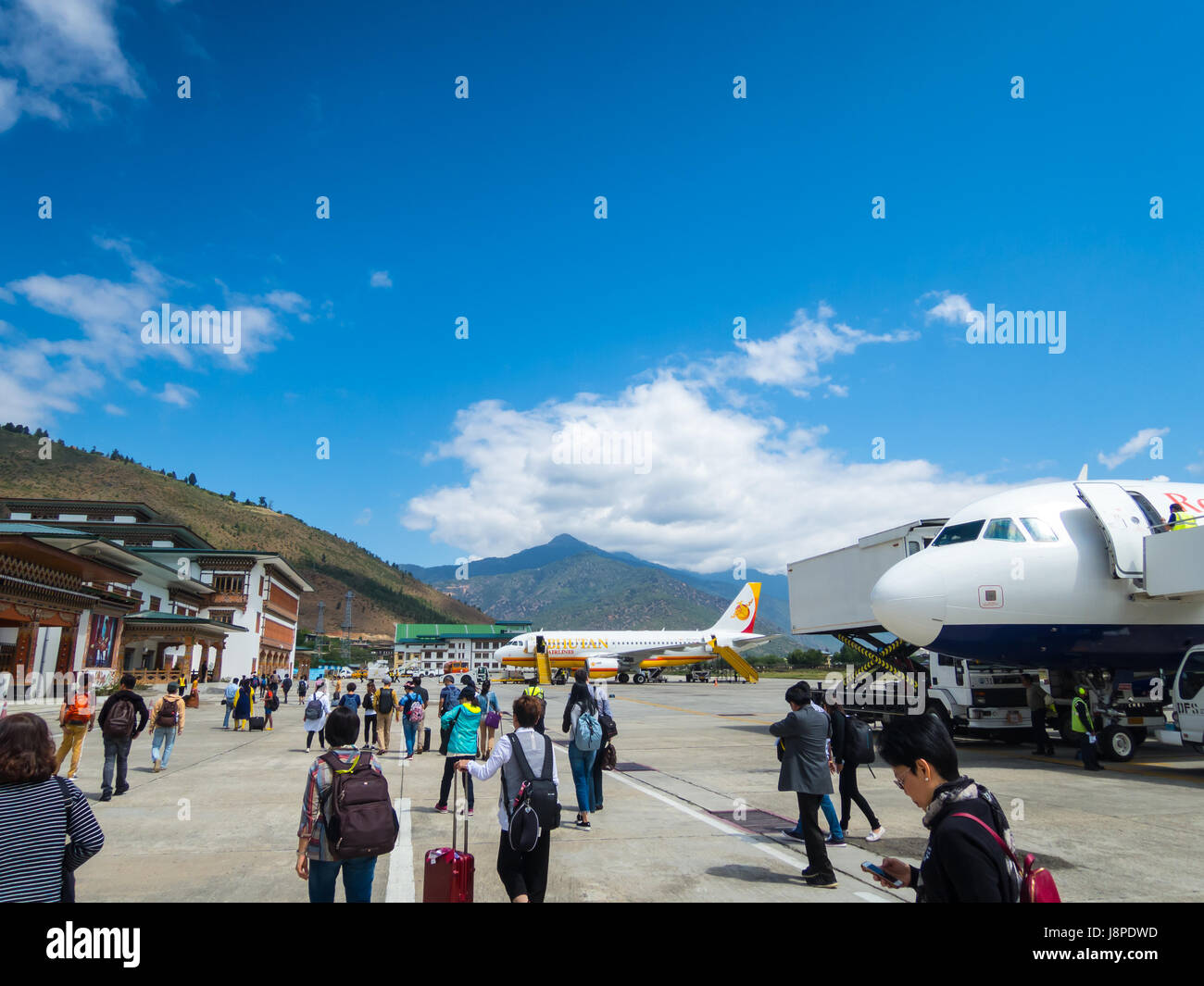 Paro bhutan airport plane hi-res stock photography and images - Alamy