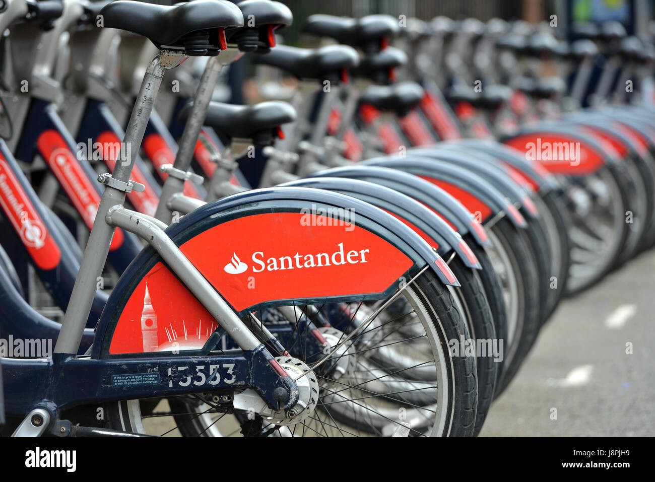 Santander cycles hi-res stock photography and images - Alamy