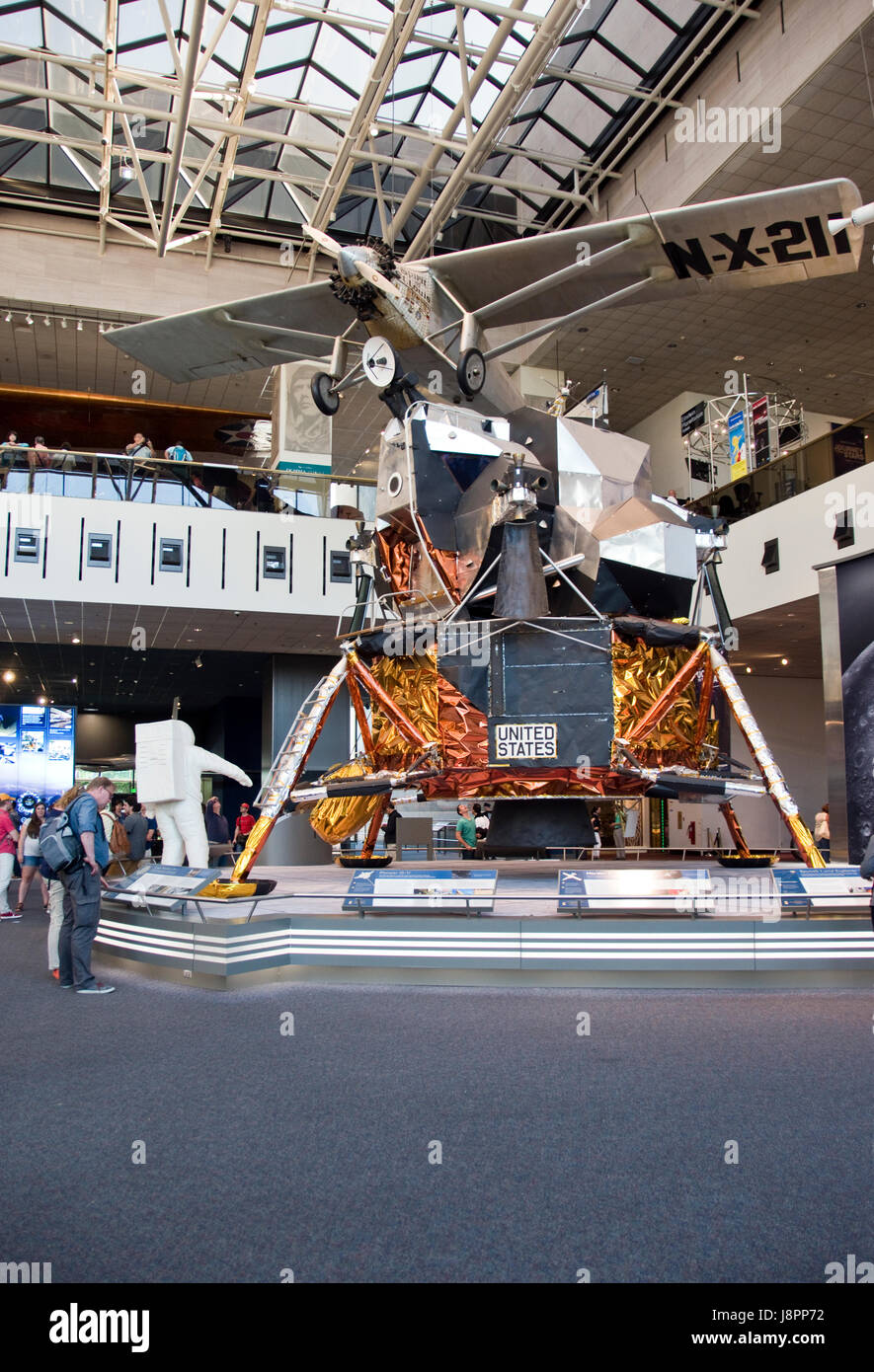 Lunar module hi-res stock photography and images - Alamy