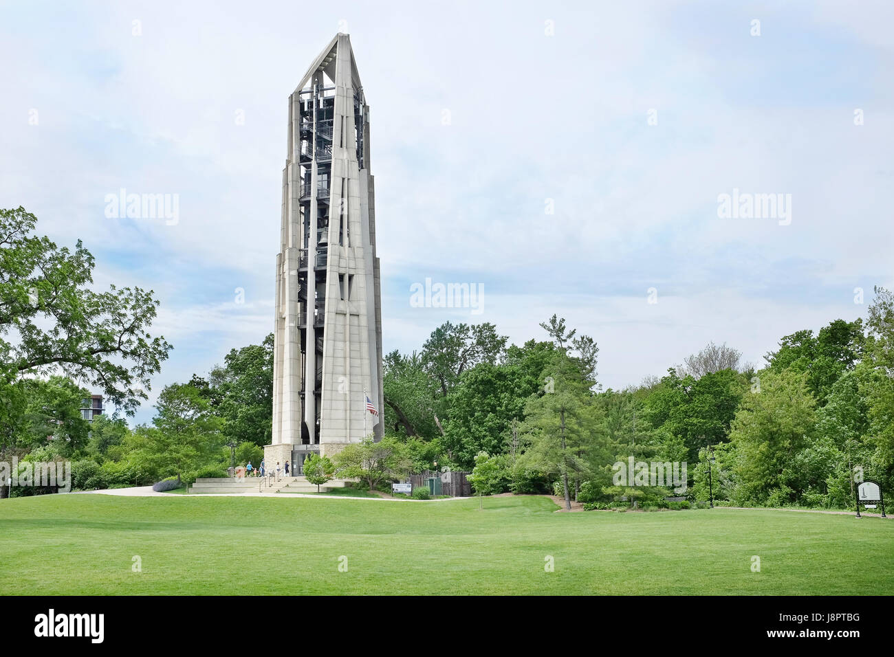 NAPERVILLE, ILLINOIS - MAY 26, 2017: Moser Tower and Millennium ...