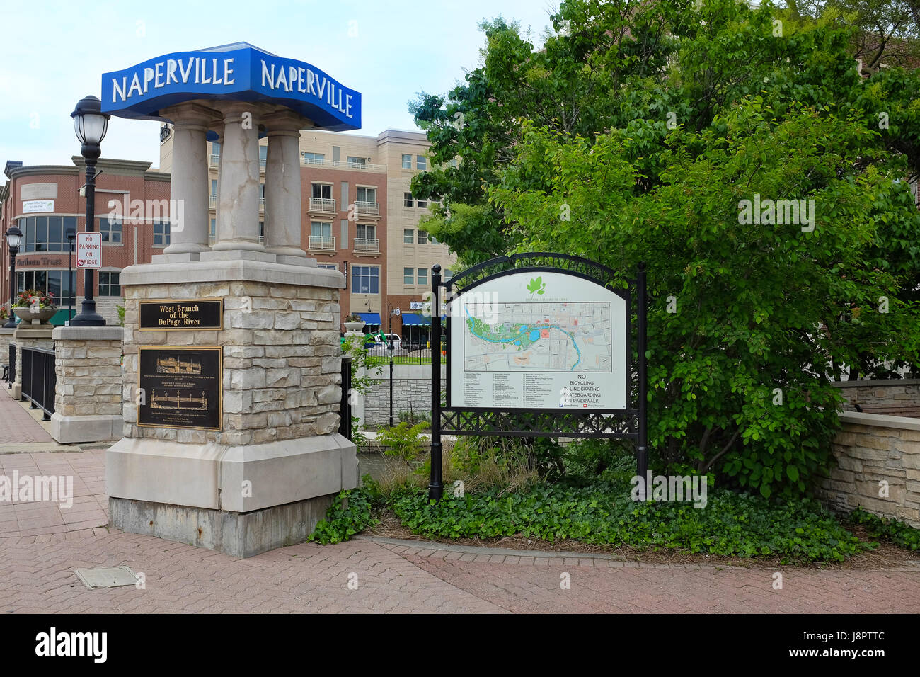 NAPERVILLE, ILLINOIS - MAY 26, 2017: Signs at the entrance to the ...