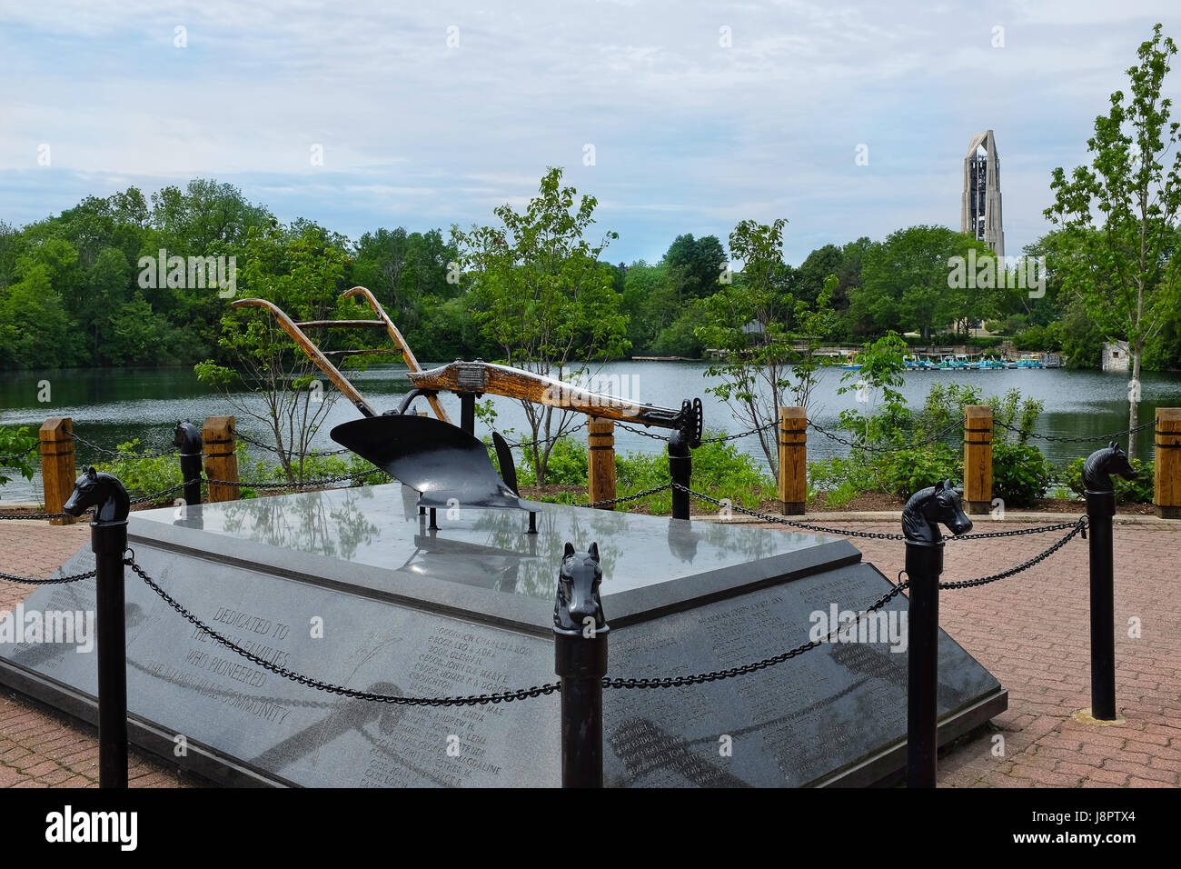 Naperville riverwalk hi-res stock photography and images - Alamy