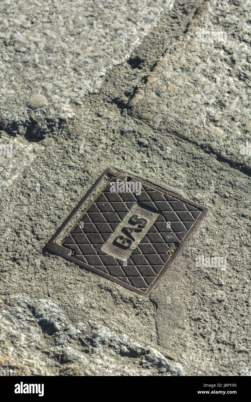 Pavement cover for UK domestic gas supply to a property Stock Photo - Alamy