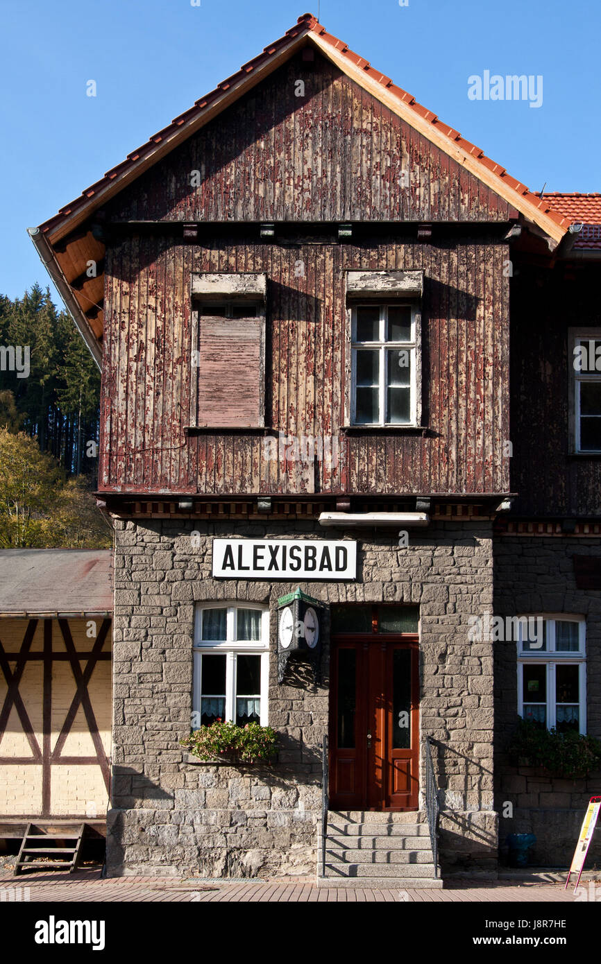 station, resin, building, leaves, foliage, buildings, fall, autumn ...