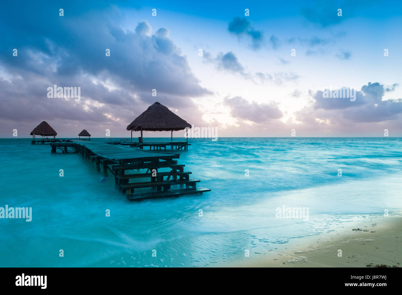 Cayo Coco Cuba beach boardwalk Stock Photo - Alamy