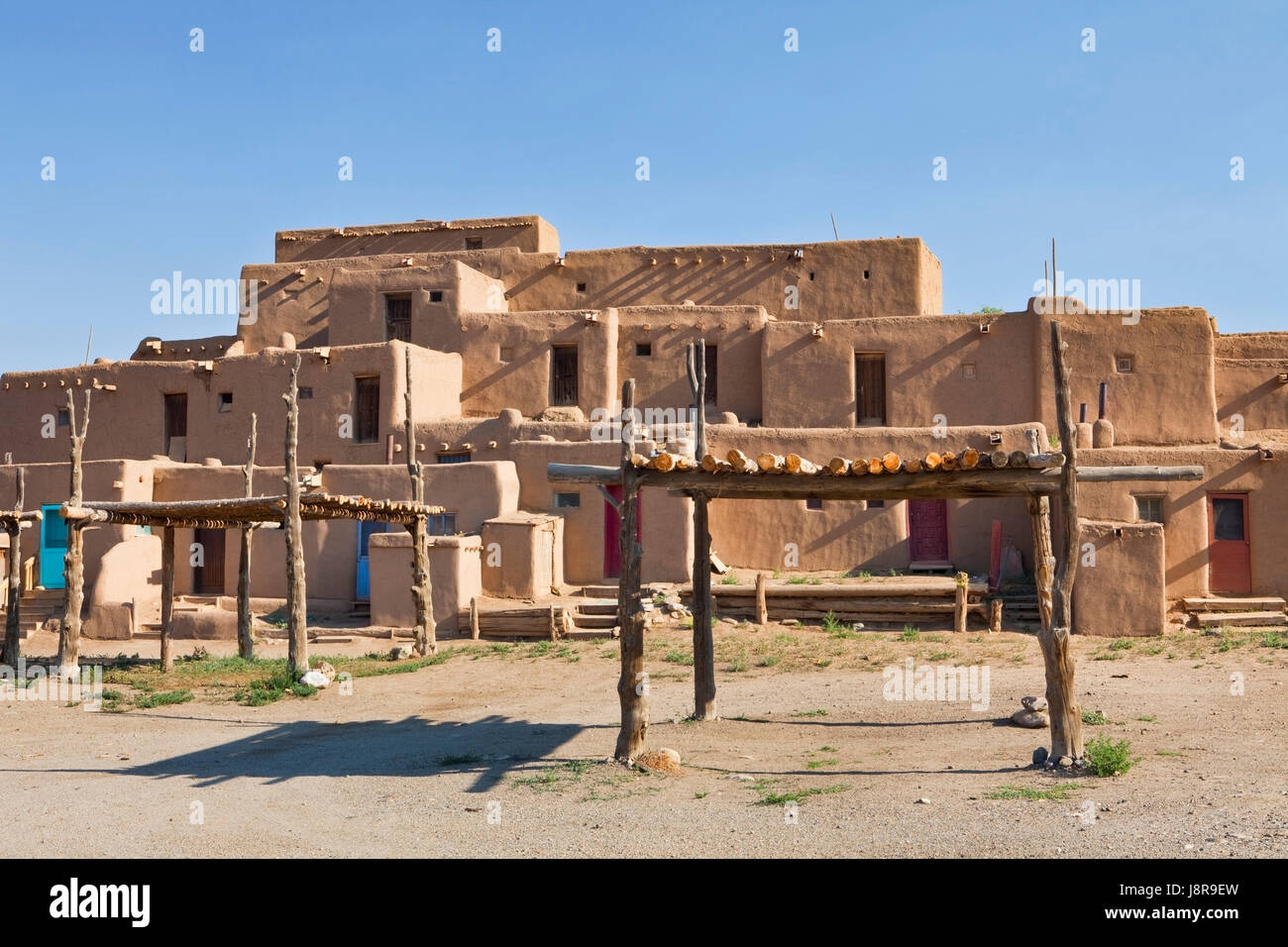 community, style of construction, architecture, architectural style ...