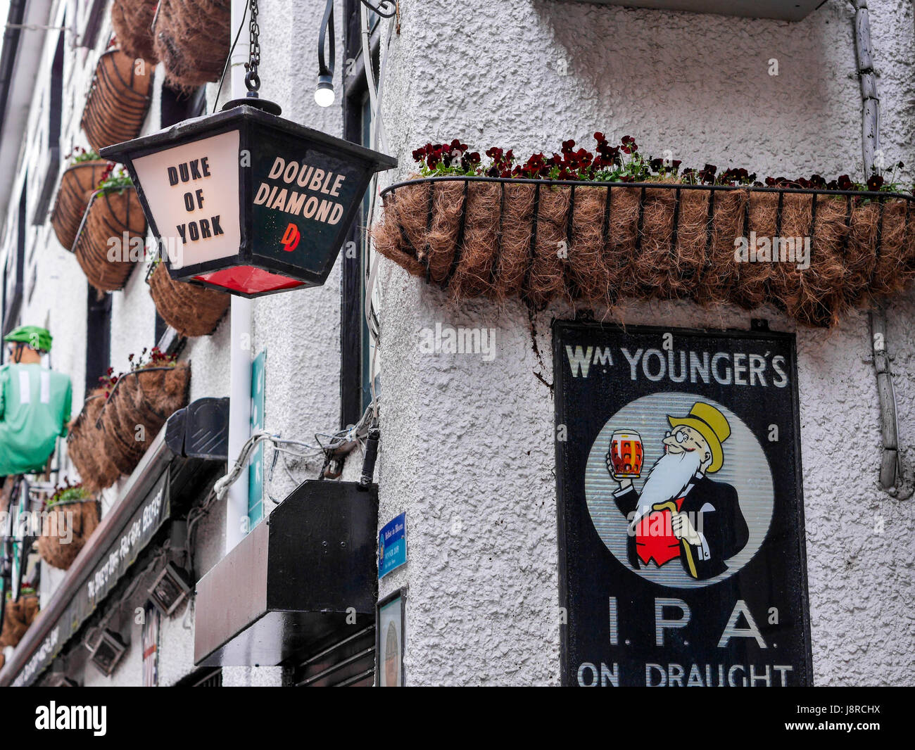 The Duke Of York Pub Belfast Ireland Stock Photos & The Duke Of York ...