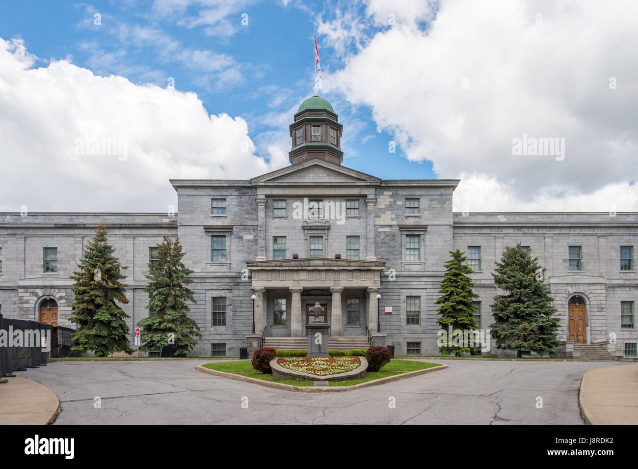 Mcgill university montreal hi-res stock photography and images - Alamy