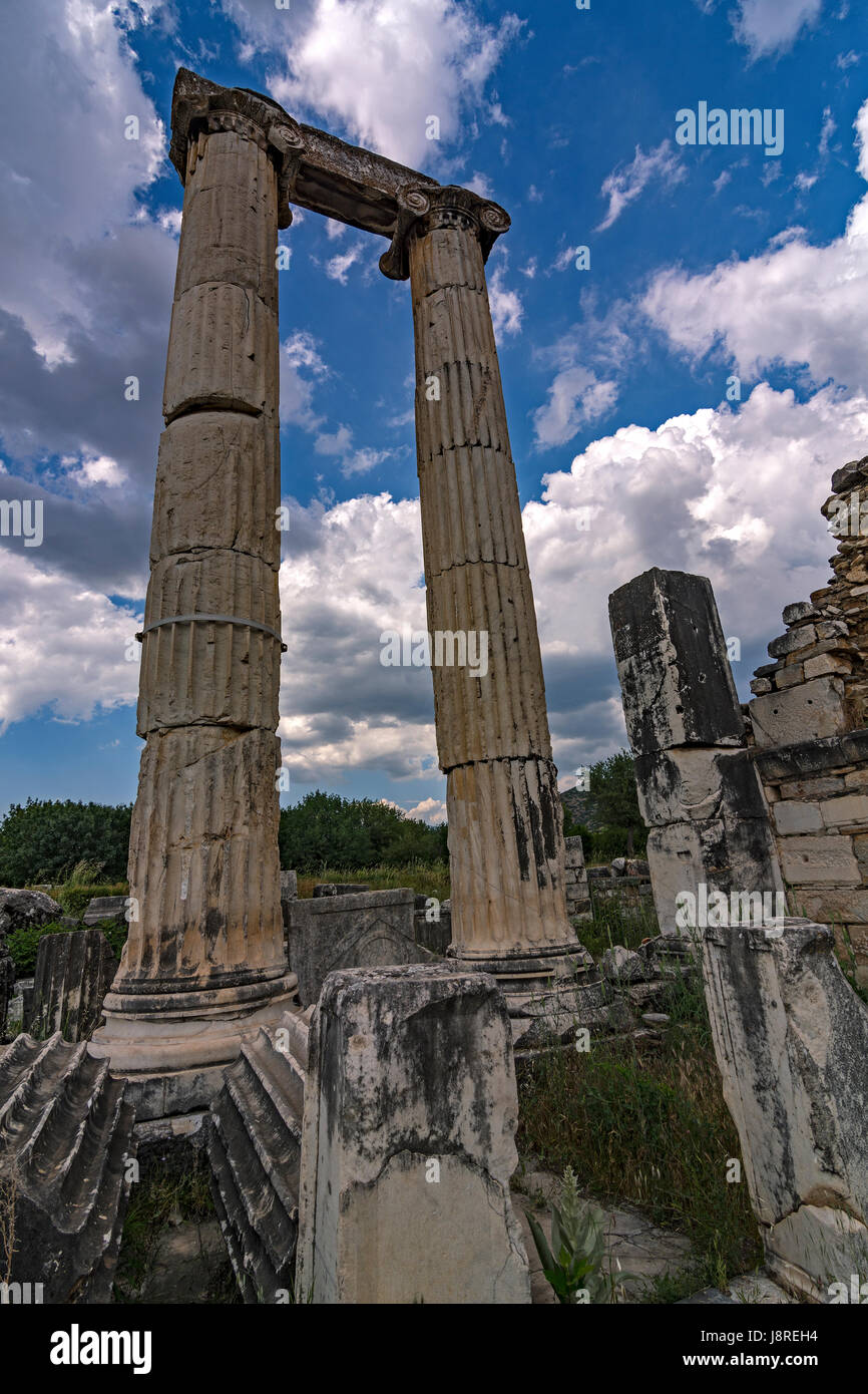 Greek colomn hi-res stock photography and images - Alamy