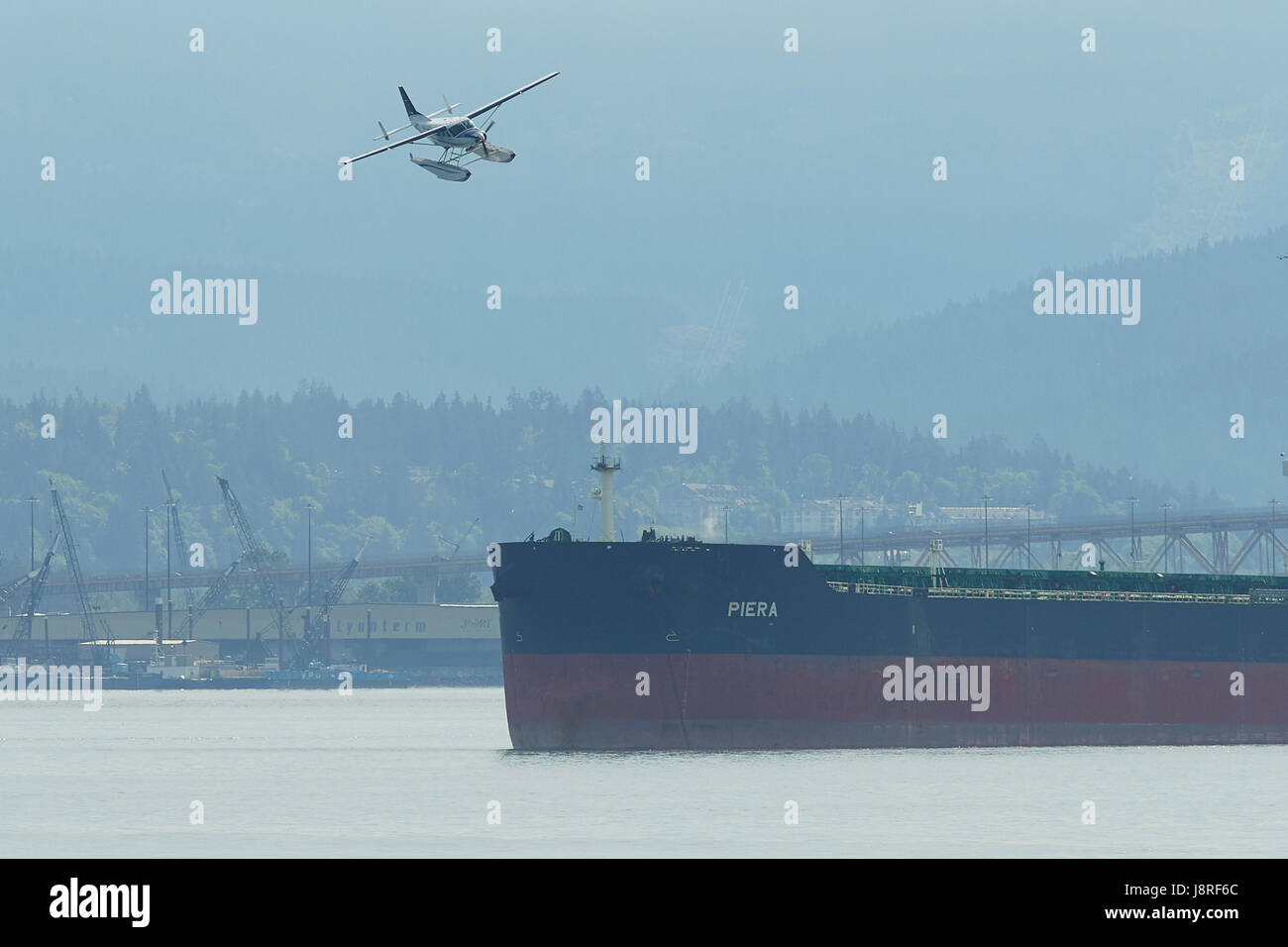 Seair Seaplanes Cessna 208 Caravan Floatplane Landing At Vancouver ...