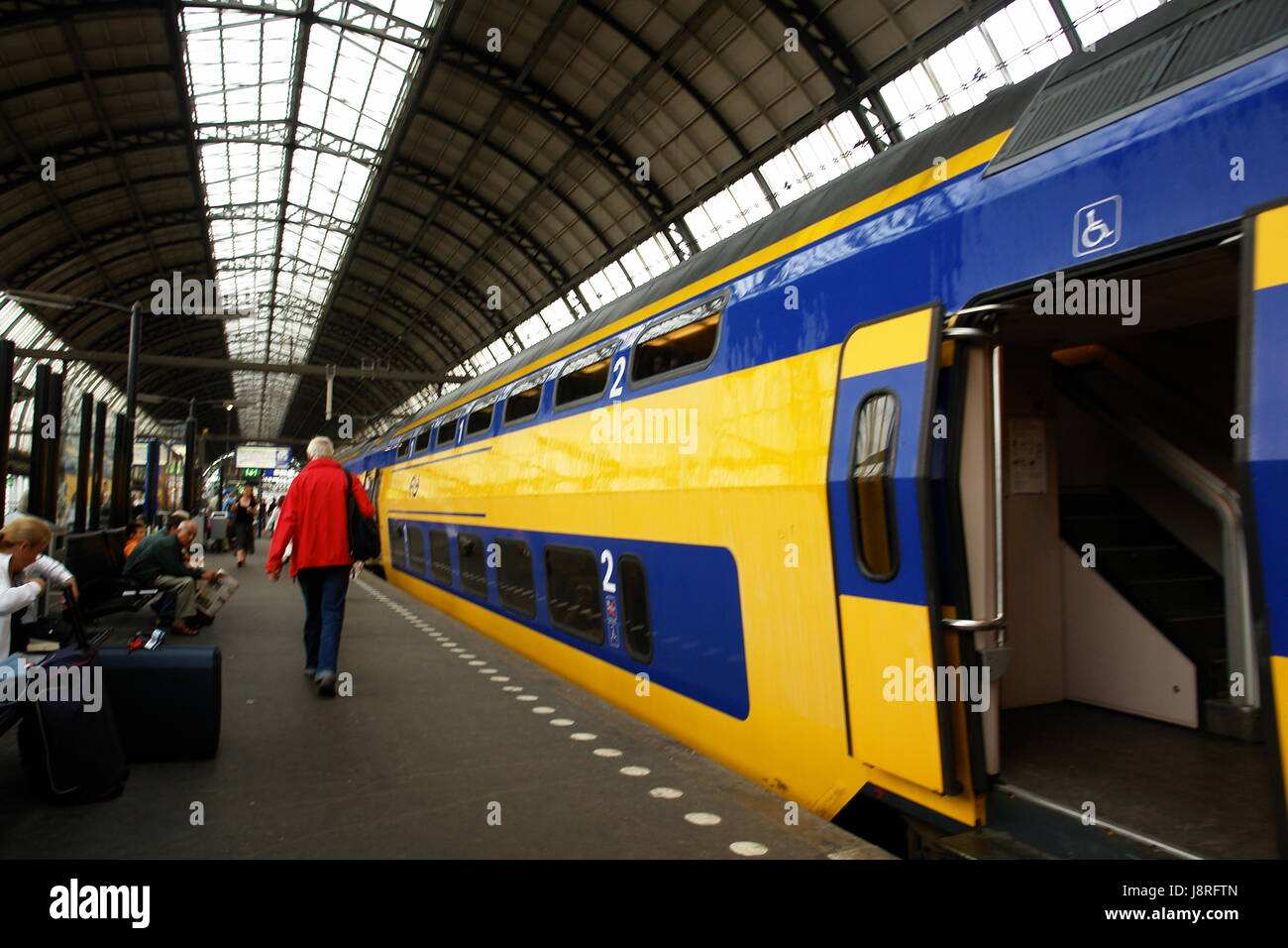 Double decker train hi-res stock photography and images - Alamy