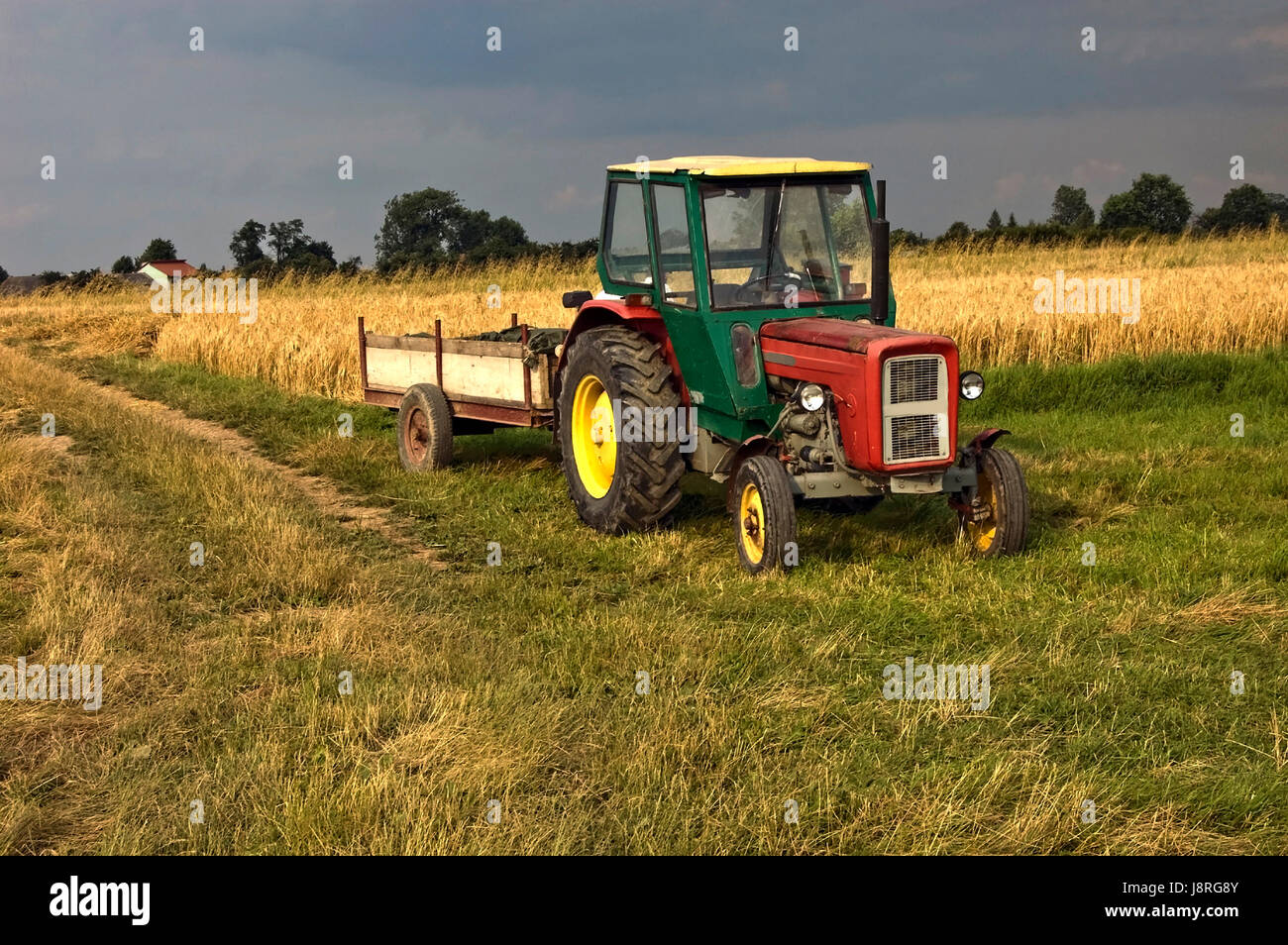 Automatic farm machinery hi-res stock photography and images - Alamy