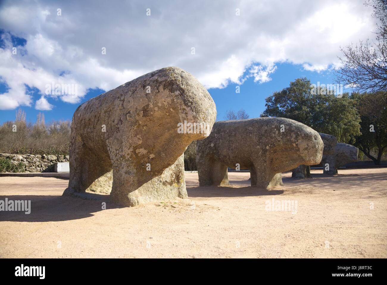 monument, stone, statue, sculpture, spain, landmark, ancient, scenic ...