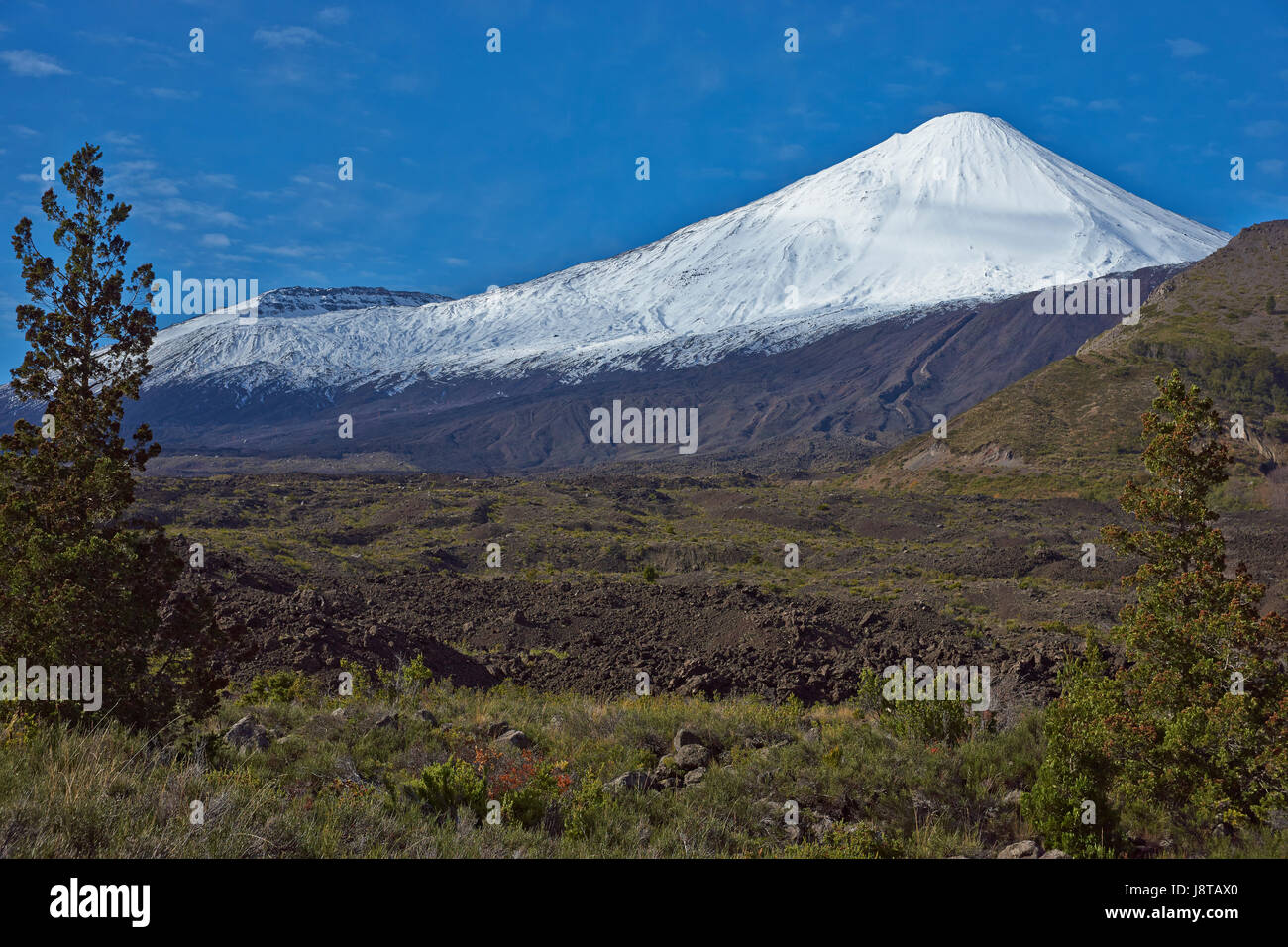 Volcan antuco hi-res stock photography and images - Alamy