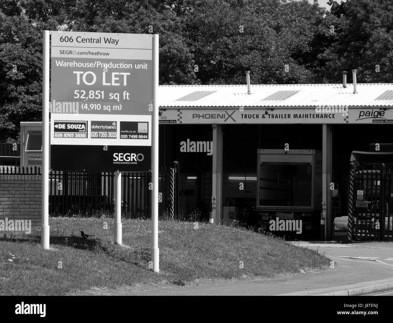 Estate agent london sign Black and White Stock Photos & Images - Alamy
