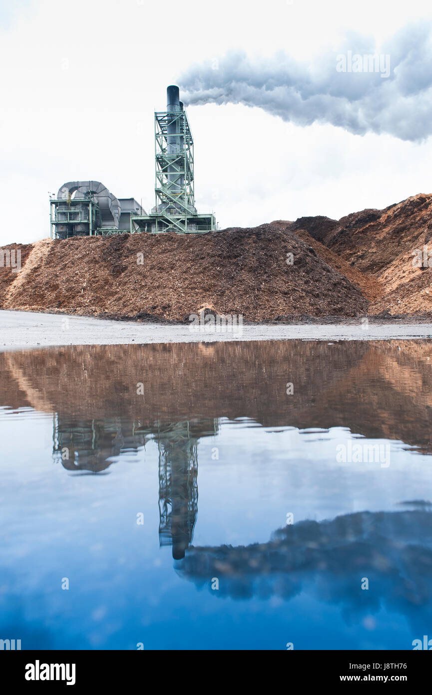 Chip manufacturing hi-res stock photography and images - Alamy