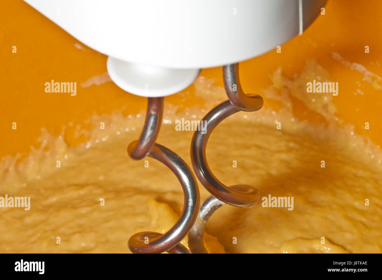 hand mixer stirring batter Stock Photo - Alamy