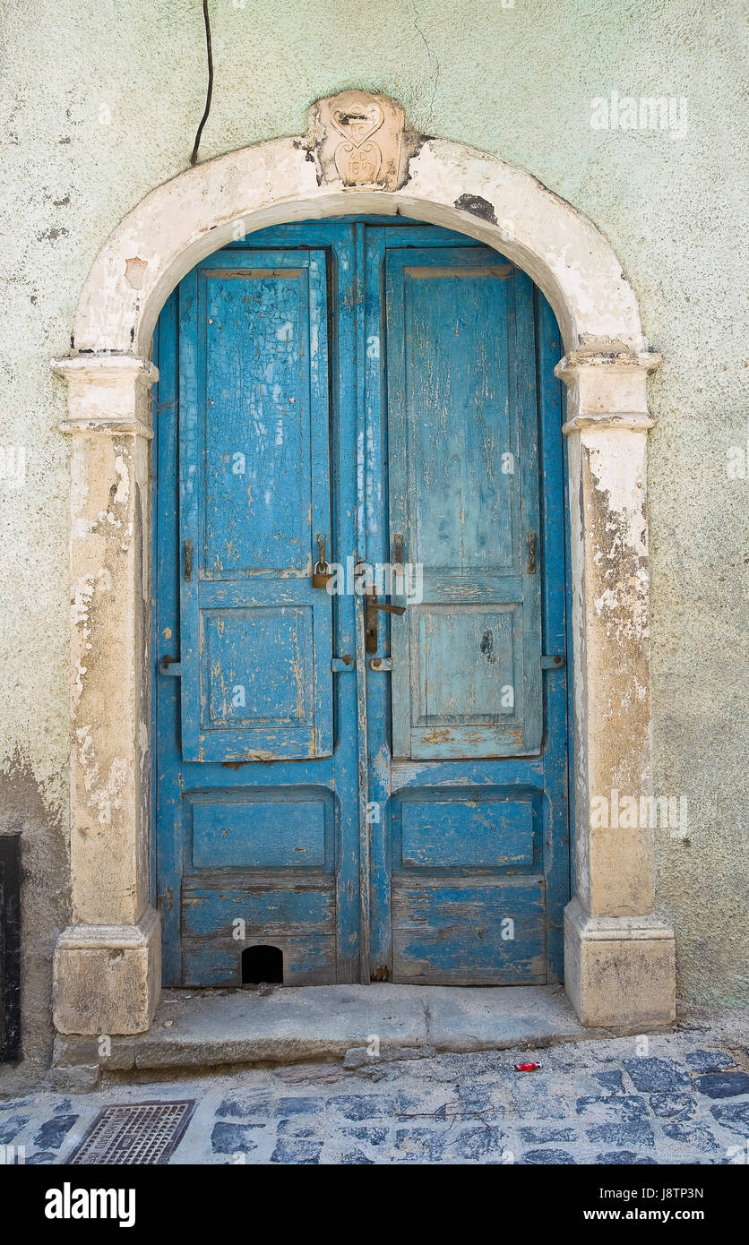 Wooden door. Roseto Valfortore. Puglia. Italy Stock Photo - Alamy