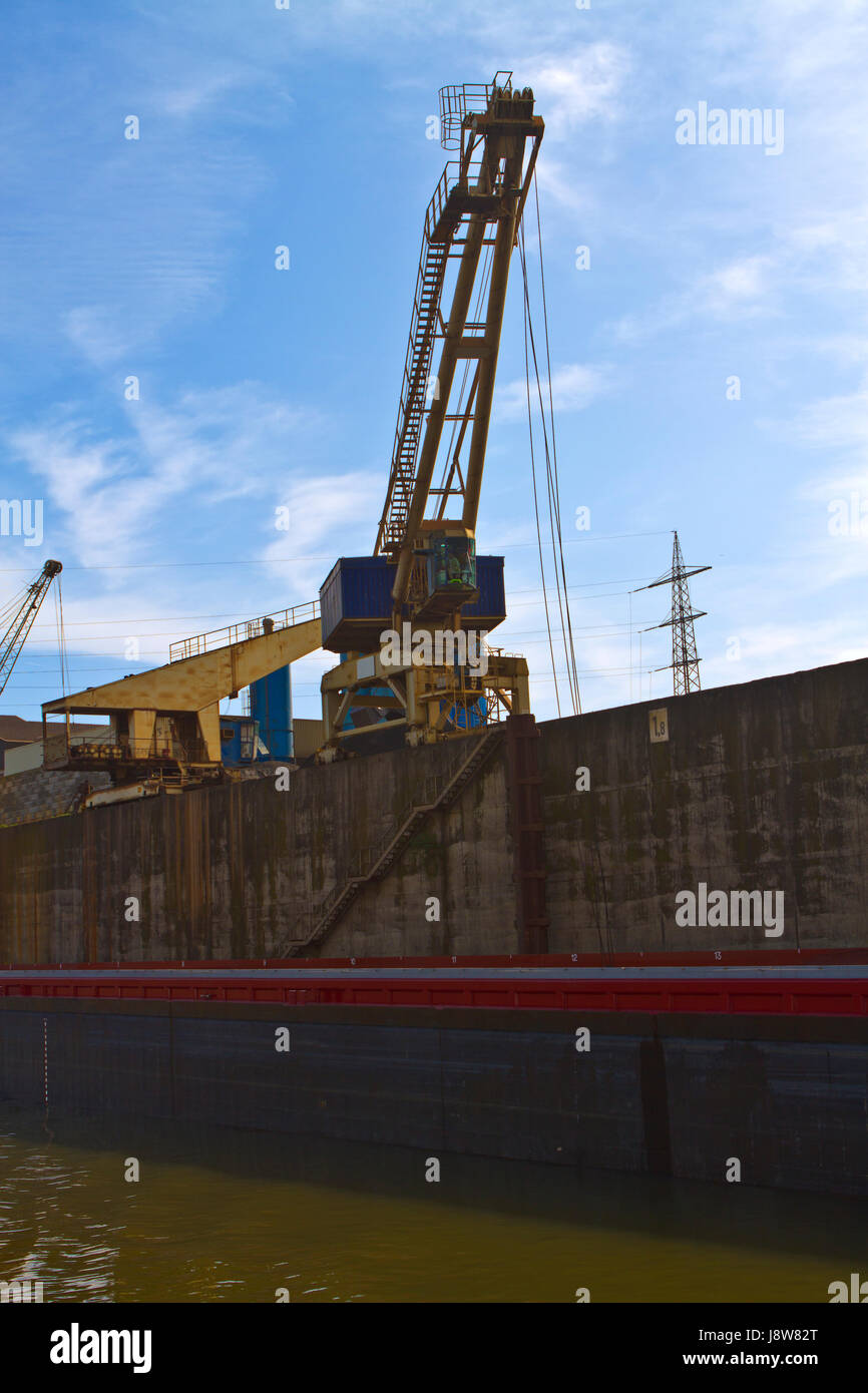 cargo is unloaded Stock Photo - Alamy