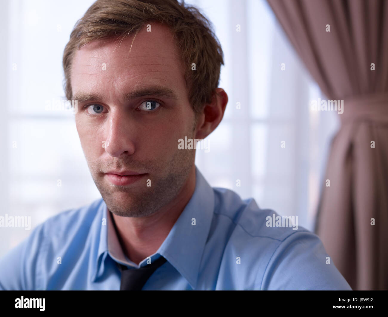 room, portrait, look, glancing, see, view, looking, peeking, looking at ...