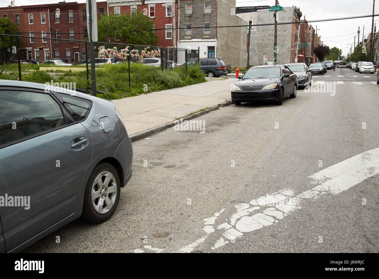 Empty parking hi-res stock photography and images - Alamy