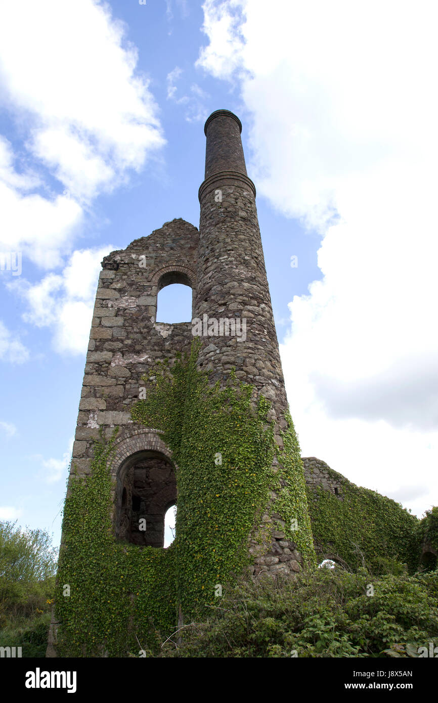 Cornish Tin mine pumping engine house Stock Photo - Alamy