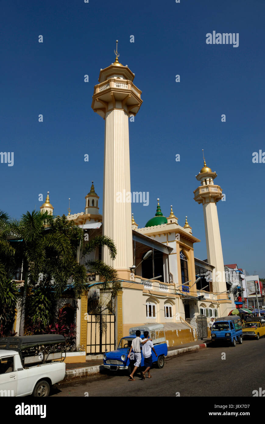mosque in yangon Stock Photo - Alamy