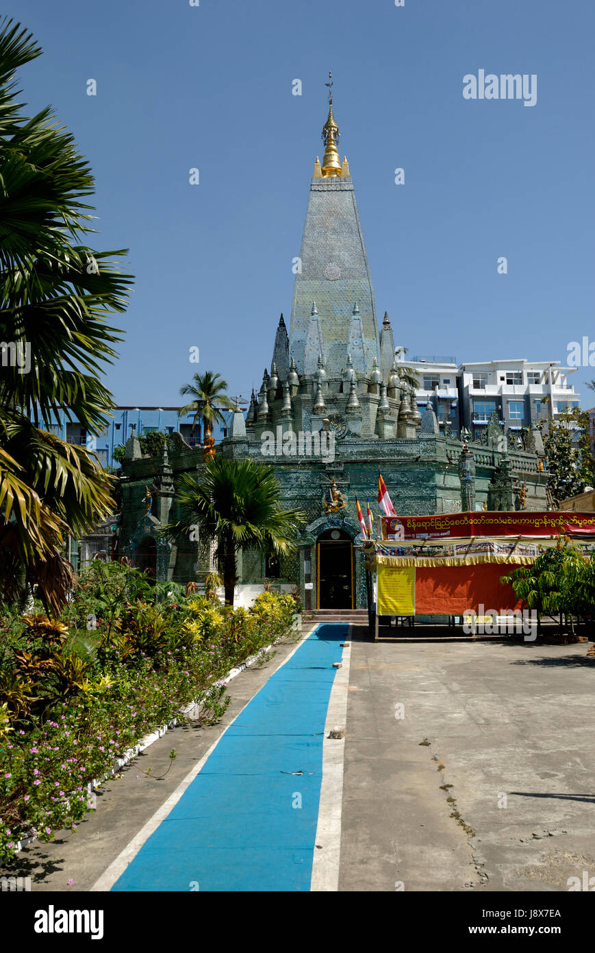 Sein yaung chi pagode hi-res stock photography and images - Alamy