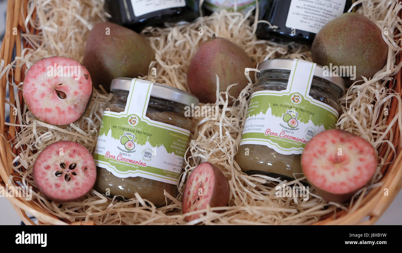 Italian fruit hi-res stock photography and images - Alamy