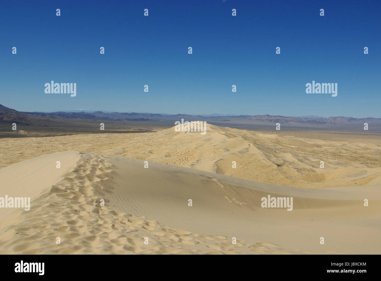 dunes,mountains and wide empty spaces,mojave national preserve ...