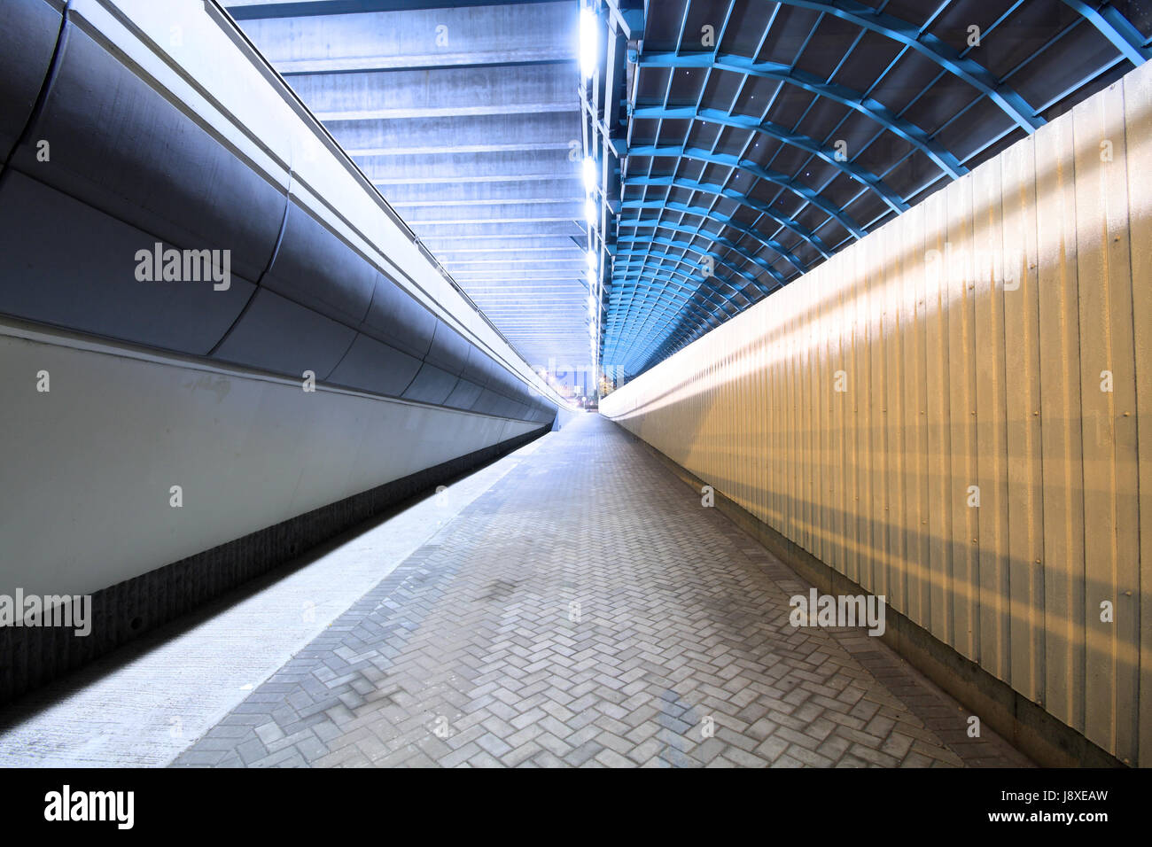 Motorway bridge building section hi-res stock photography and images ...