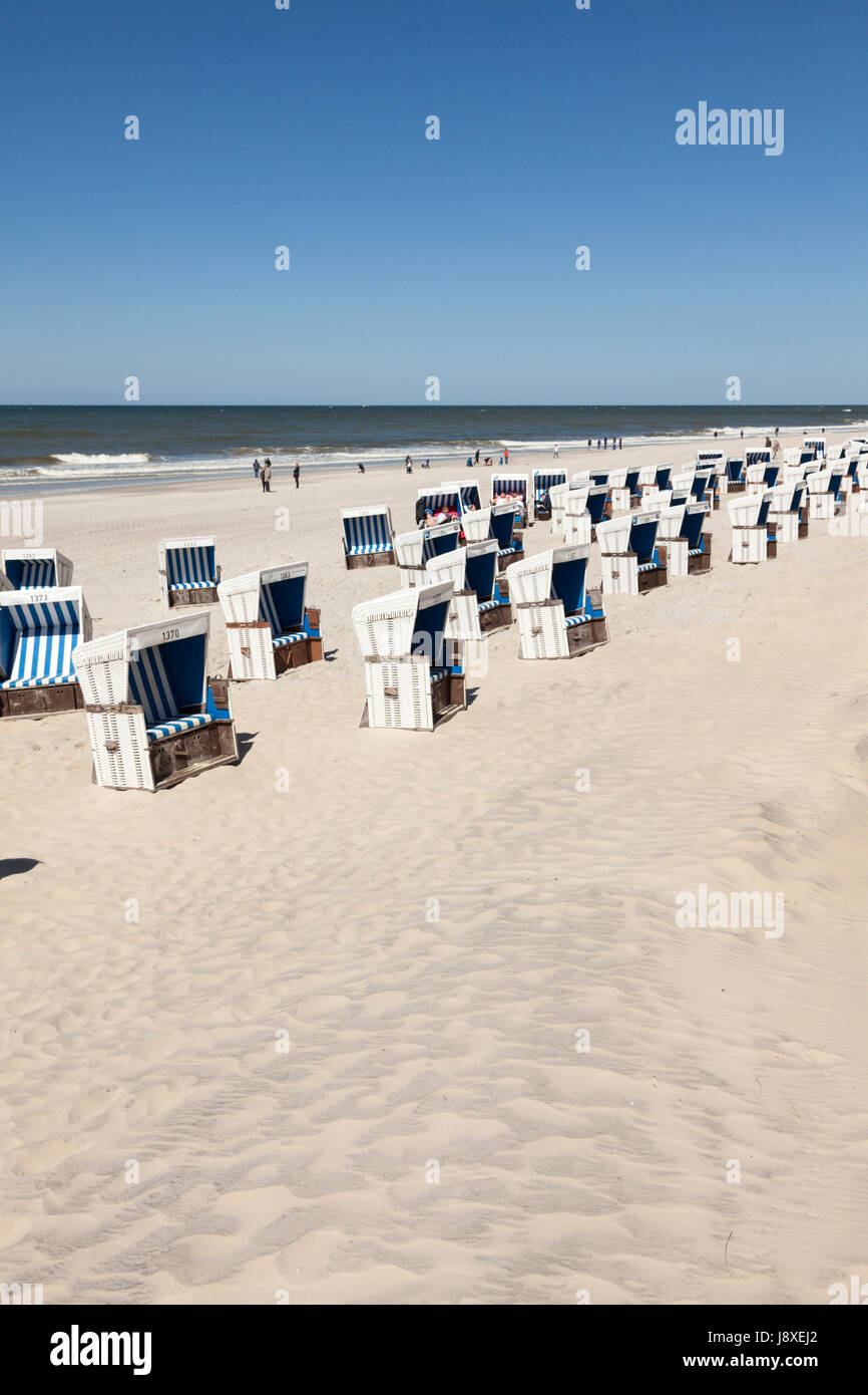 Tourists and beach chairs at Westerland, Sylt Stock Photo - Alamy