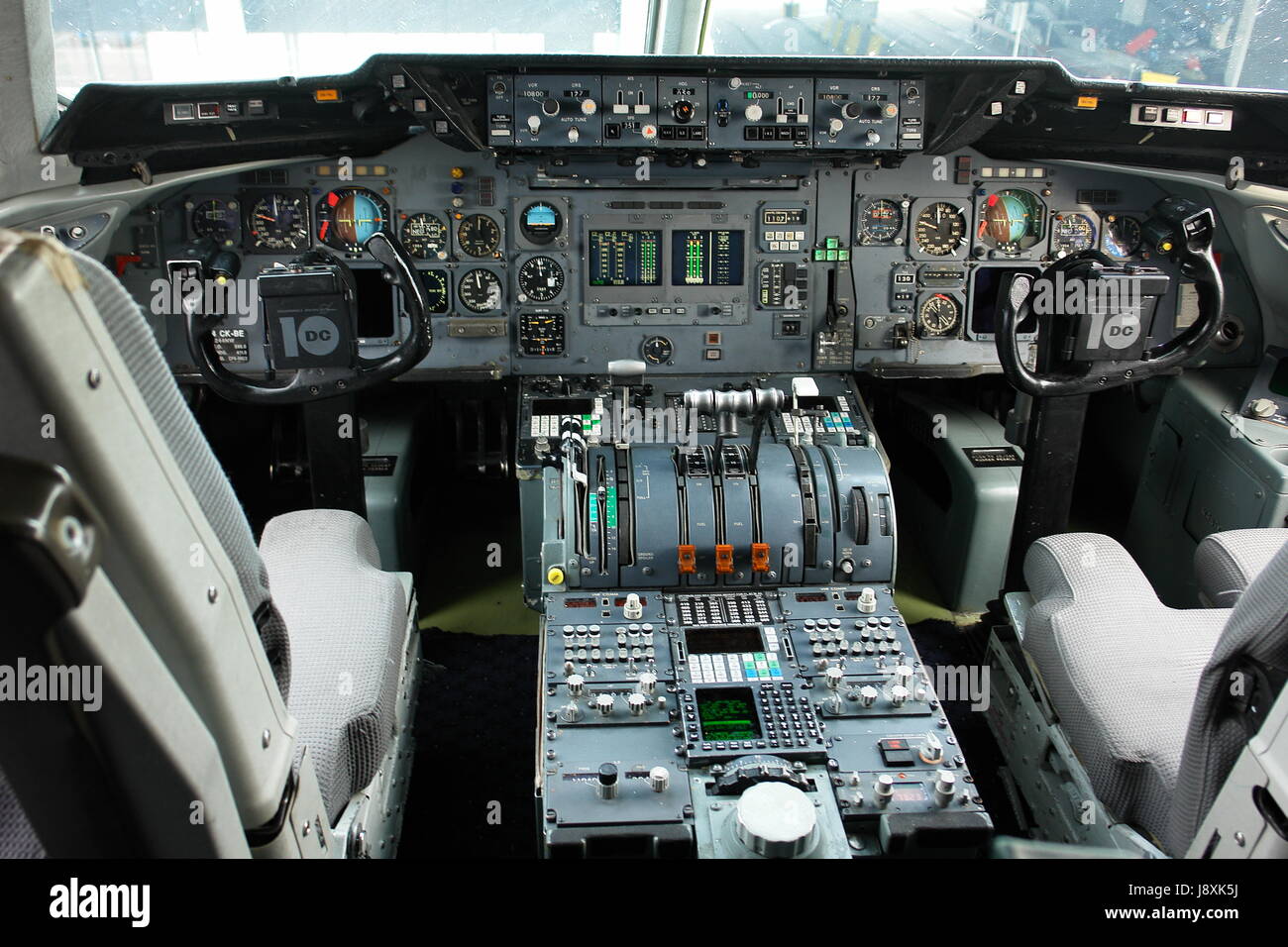 Boeing 747 jumbo KLM airplane cockpit Stock Photo - Alamy