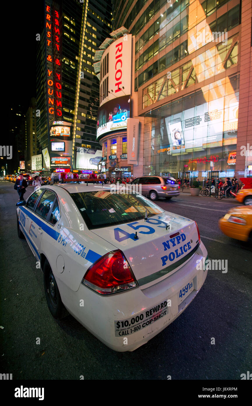 New York police car at the Times Square Stock Photo - Alamy
