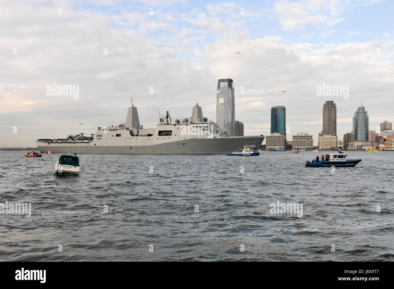 Uss new york lpd 21 hi-res stock photography and images - Alamy