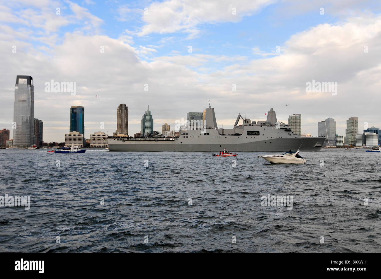 Uss new york lpd 21 hi-res stock photography and images - Alamy