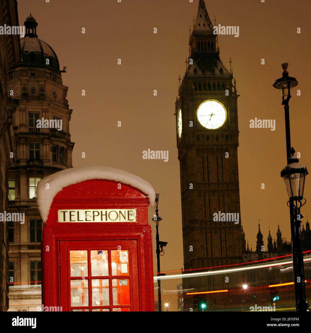 telephone box, phonebooth, telephone kiosk, telephone booth, winter ...