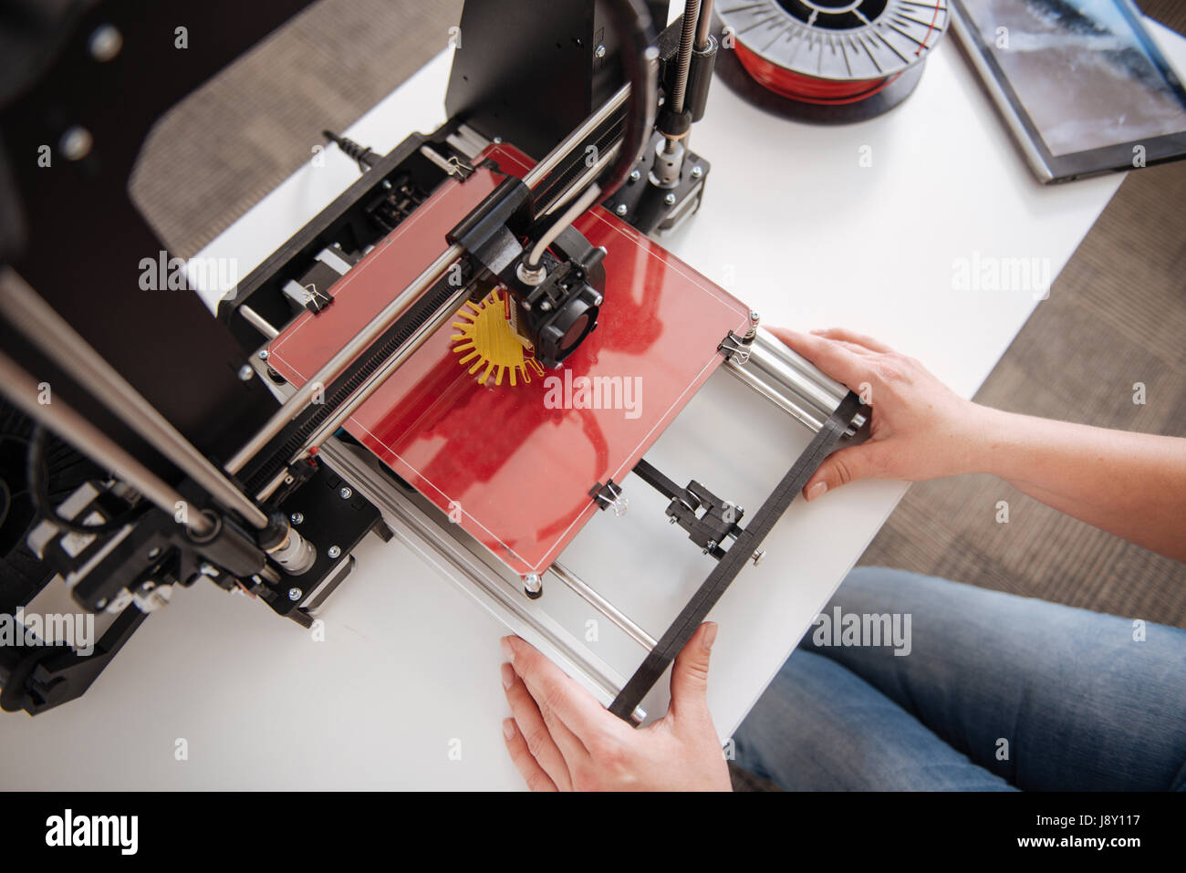 Top view of a 3d printer being in use Stock Photo - Alamy
