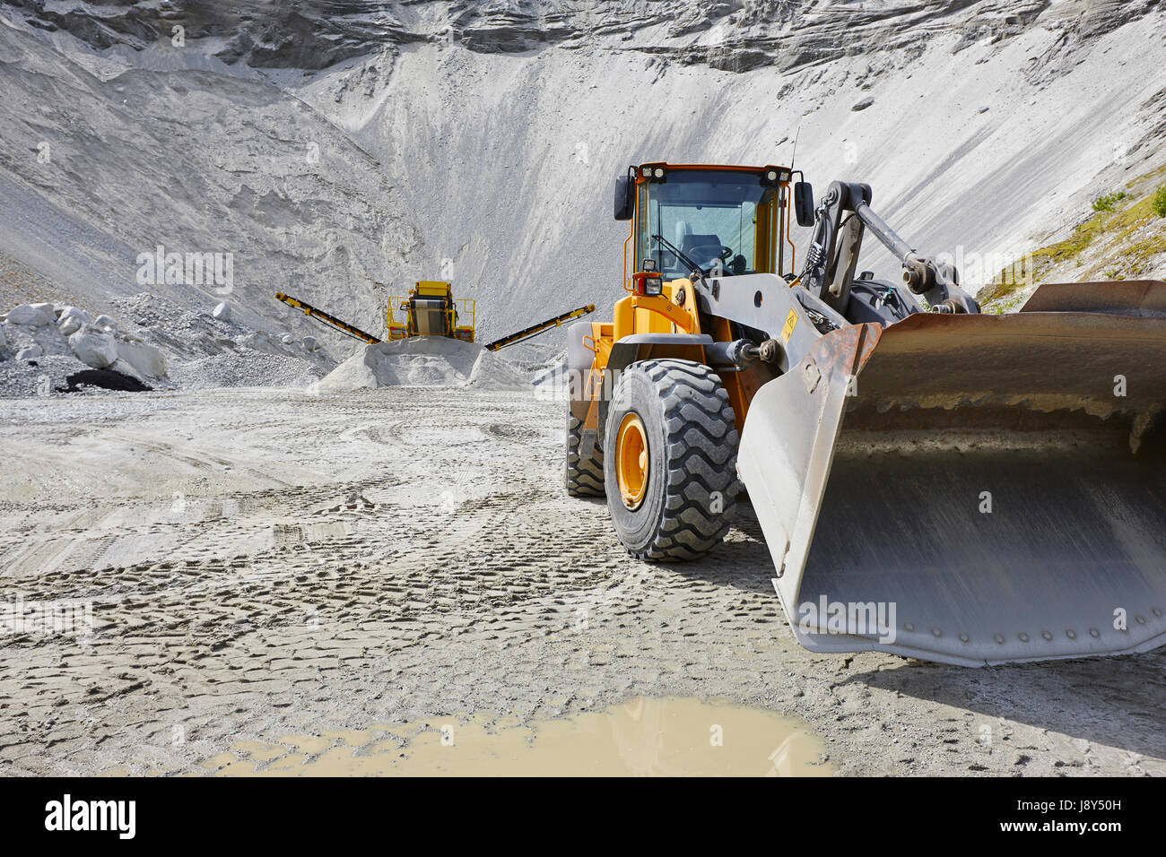 Crushed aggregate rock quarry hi-res stock photography and images - Alamy