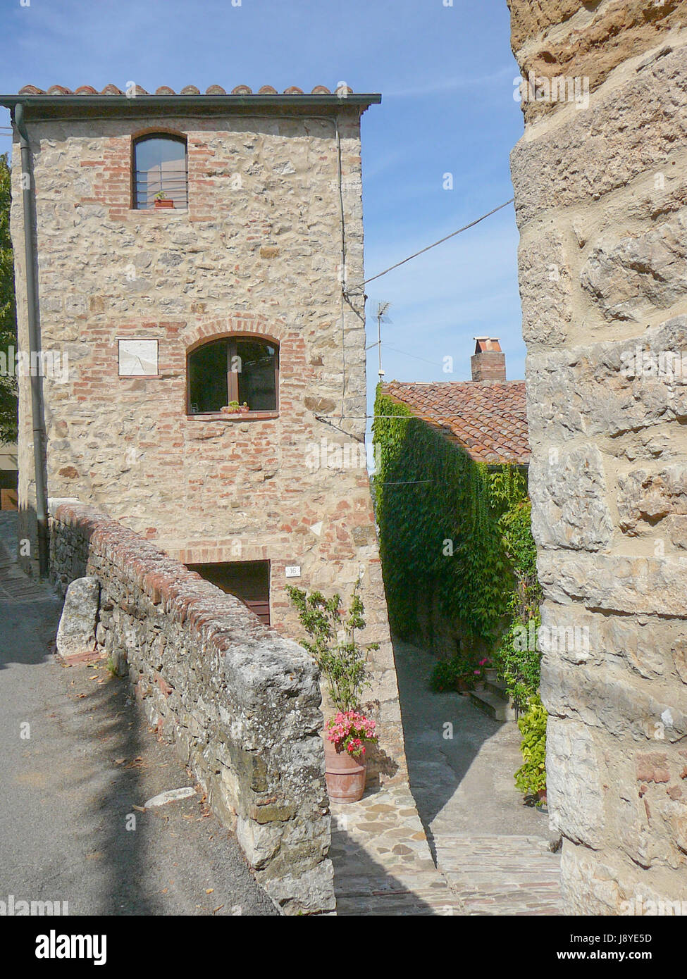 tuscany, fortress, medieval, castle, chateau, rock, tuscany, toscana, fortress Stock Photo - Alamy