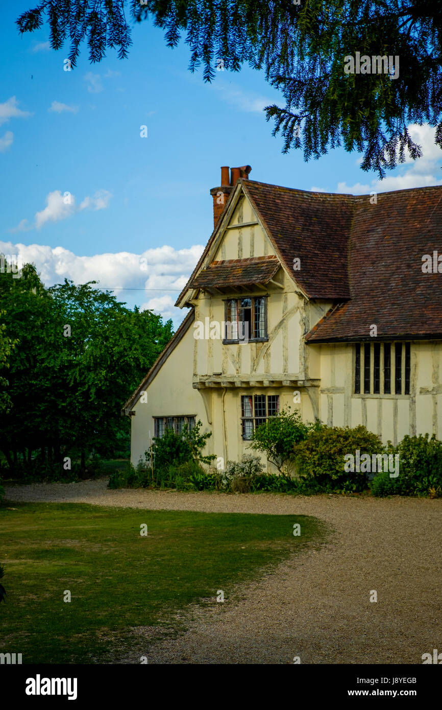 English country cottage farm hi-res stock photography and images - Alamy