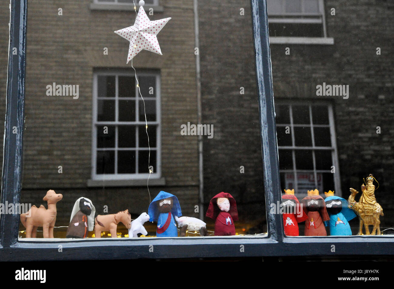 nativity scene in window Stock Photo - Alamy