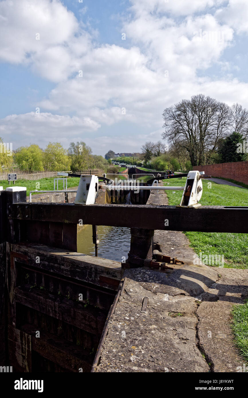 waterways lock at the bottom of Caen Hill flight Devizes Wiltshire ...