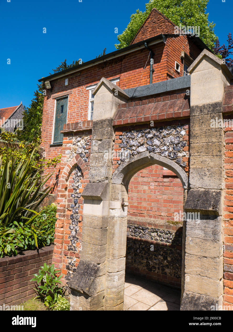 Medieval stable block hi-res stock photography and images - Alamy
