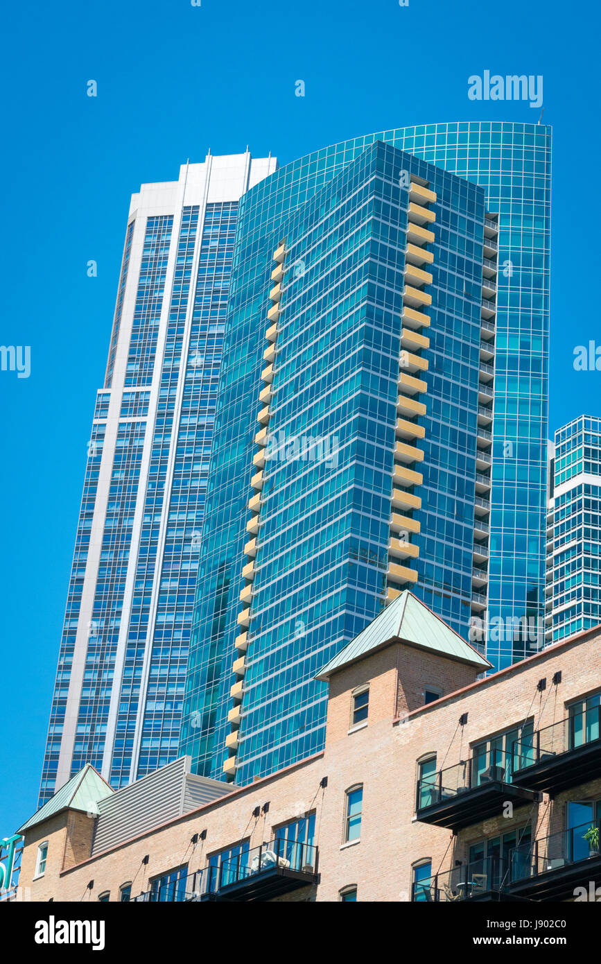 Chicago Illinois skyscraper architecture glass reflection modern ...