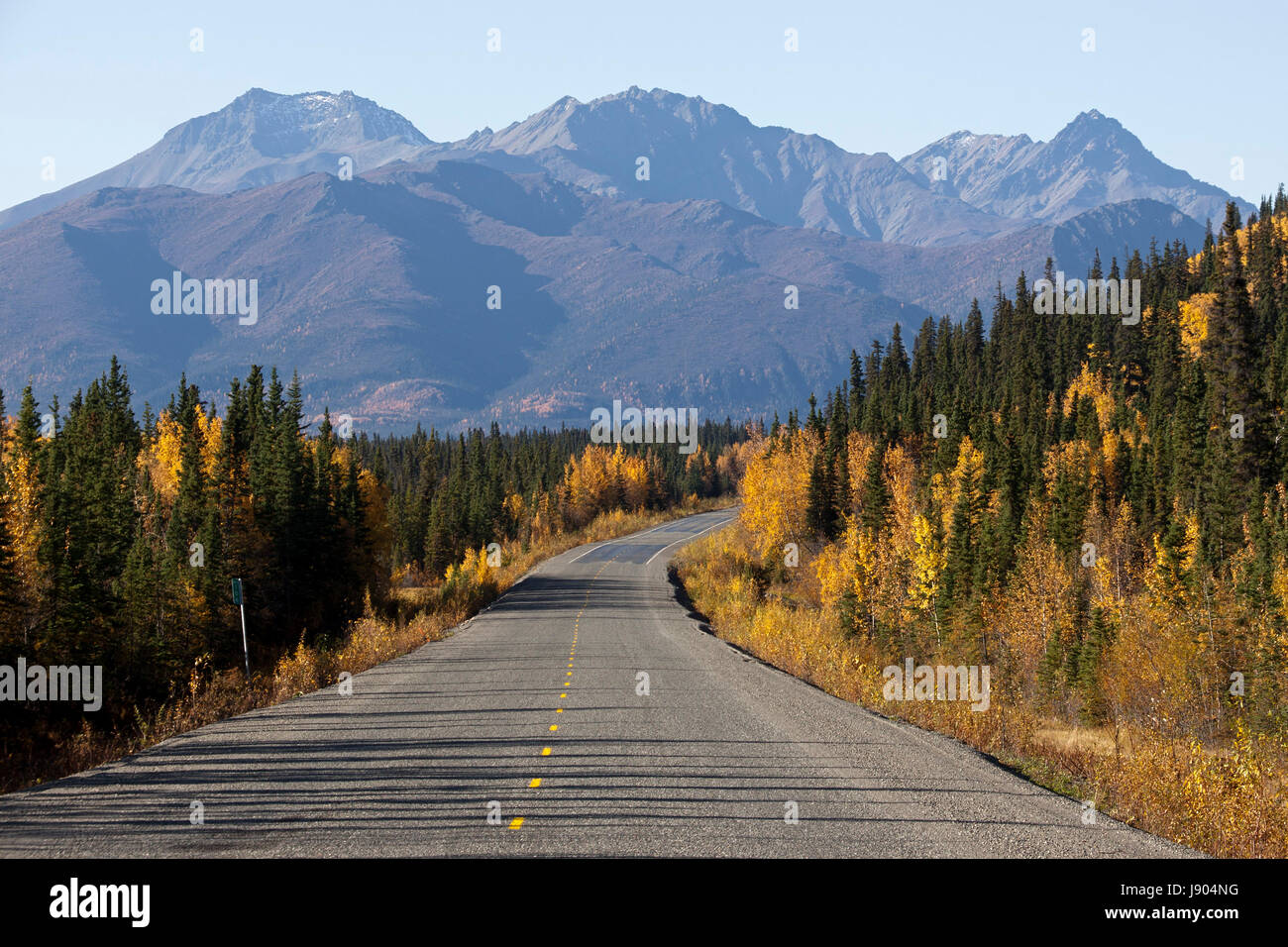 Tok highway hi-res stock photography and images - Alamy