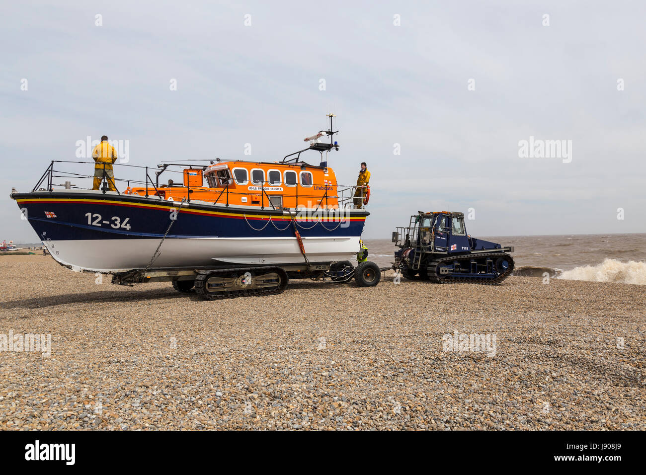 Lifeboat launch hi-res stock photography and images - Alamy
