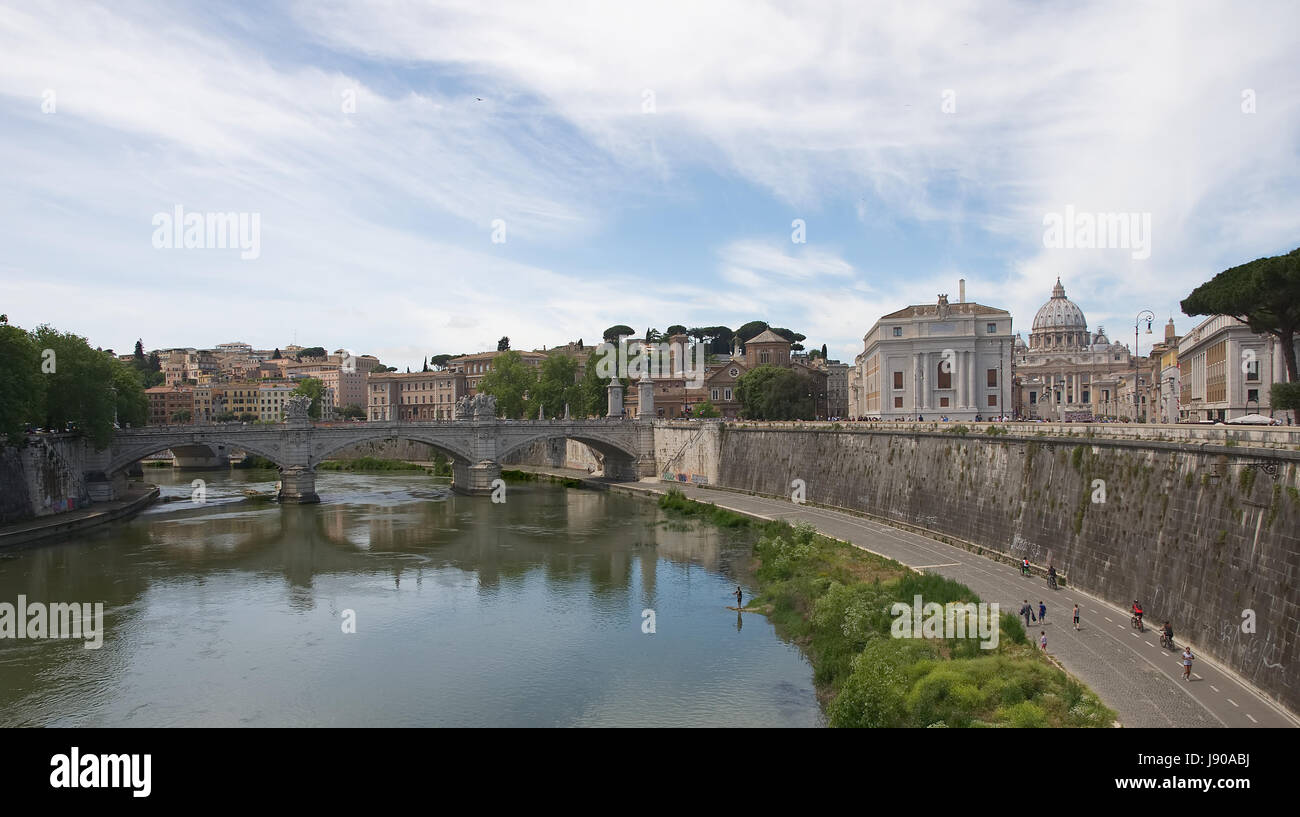 Tevere river, bridge and Vatican city - Roma - Italy Stock Photo - Alamy